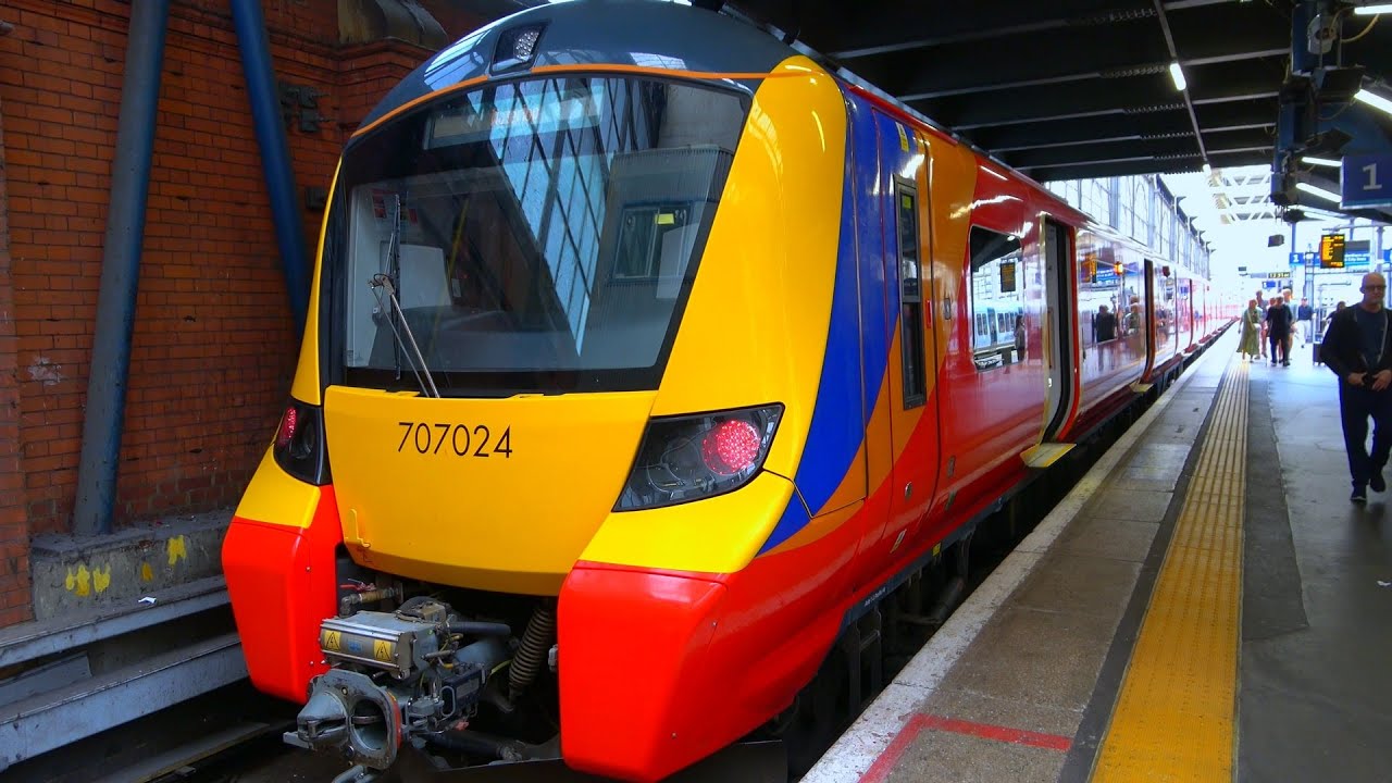 South Western Railway (SWR) Class 707 Desiro City Ride: Hampton Court ...