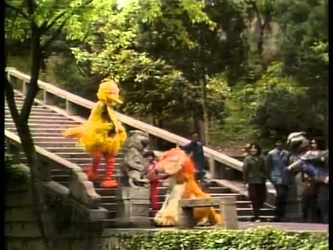 Big Bird in China: Statue Scene - YouTube