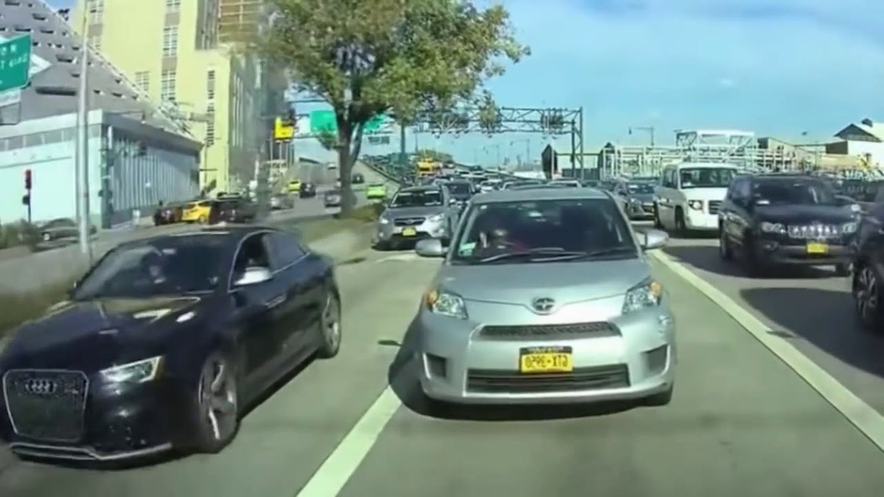 WORLD'S MOST SCARY WOMEN DRIVERS, CRAZY WOMEN DRIVING FAILS - YouTube