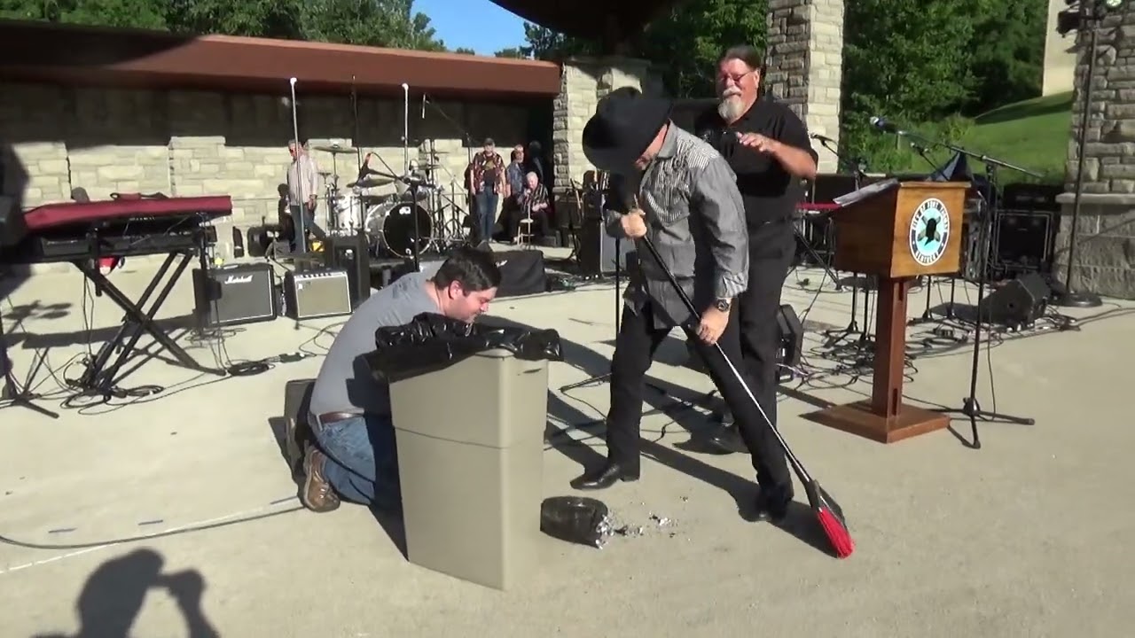 Danny Frazier Cleans up at the NKY Music Legends Awards - YouTube