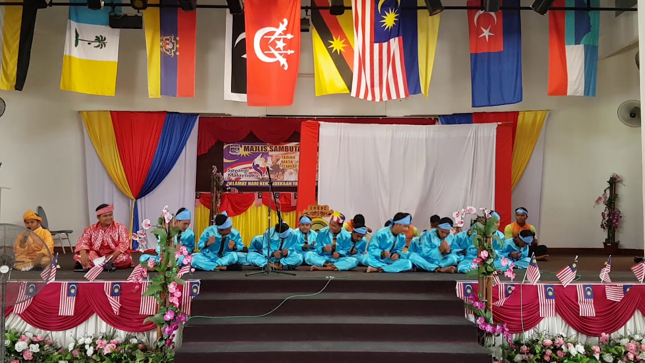 Persembahan dikir barat oleh pelajar sempena Majlis Sambutan Ambang ...