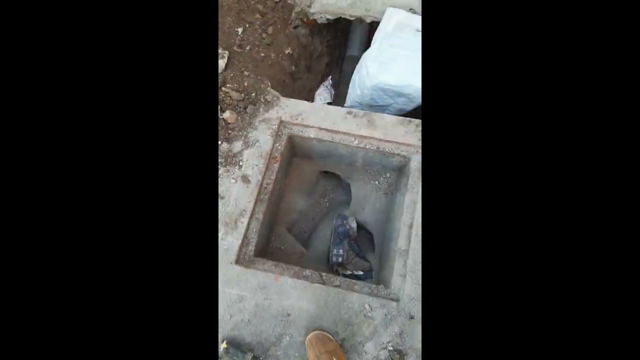 BENCHING IN A MANHOLE - YouTube