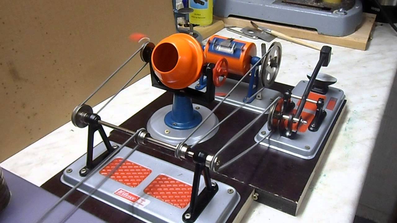 Wilesco D12 mit Antriebsmodellen - YouTube