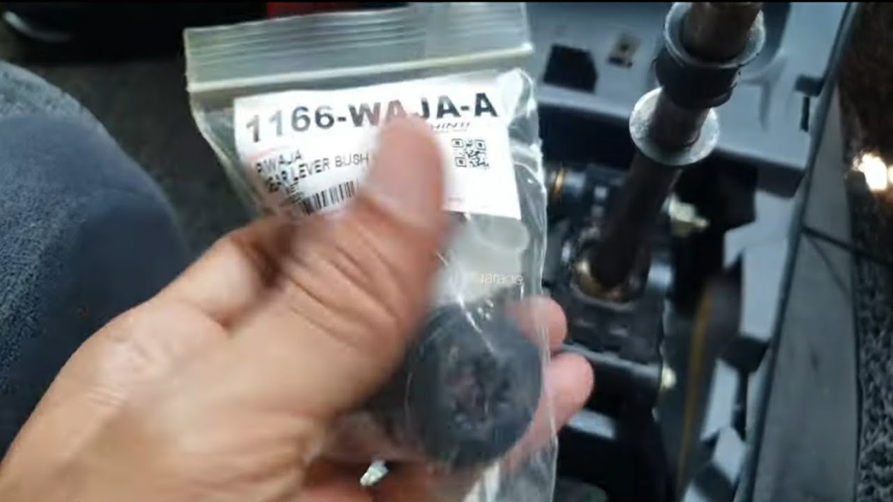 Cara tukar gear lever bush waja manual - YouTube