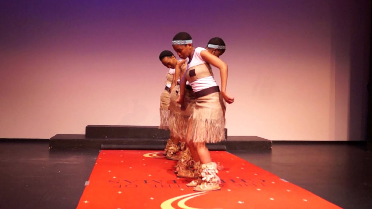 Peolwane Traditional Dance Group - YouTube