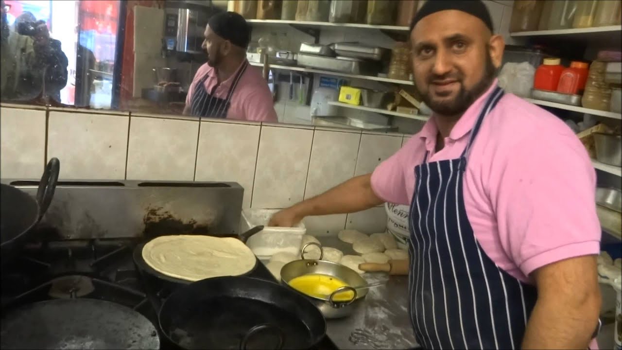 Buying the cheapest Channa/Chole Paratha Wrap in London & the UK for £1 ...
