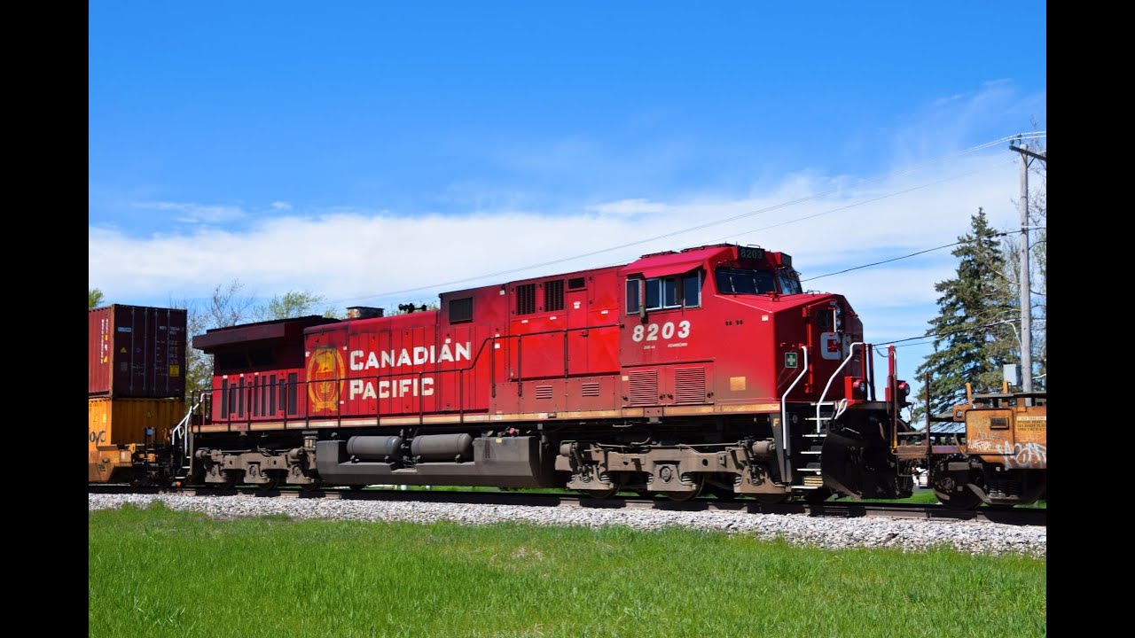 Railroad Radio chatter with Auto Racks and Stacks! - YouTube