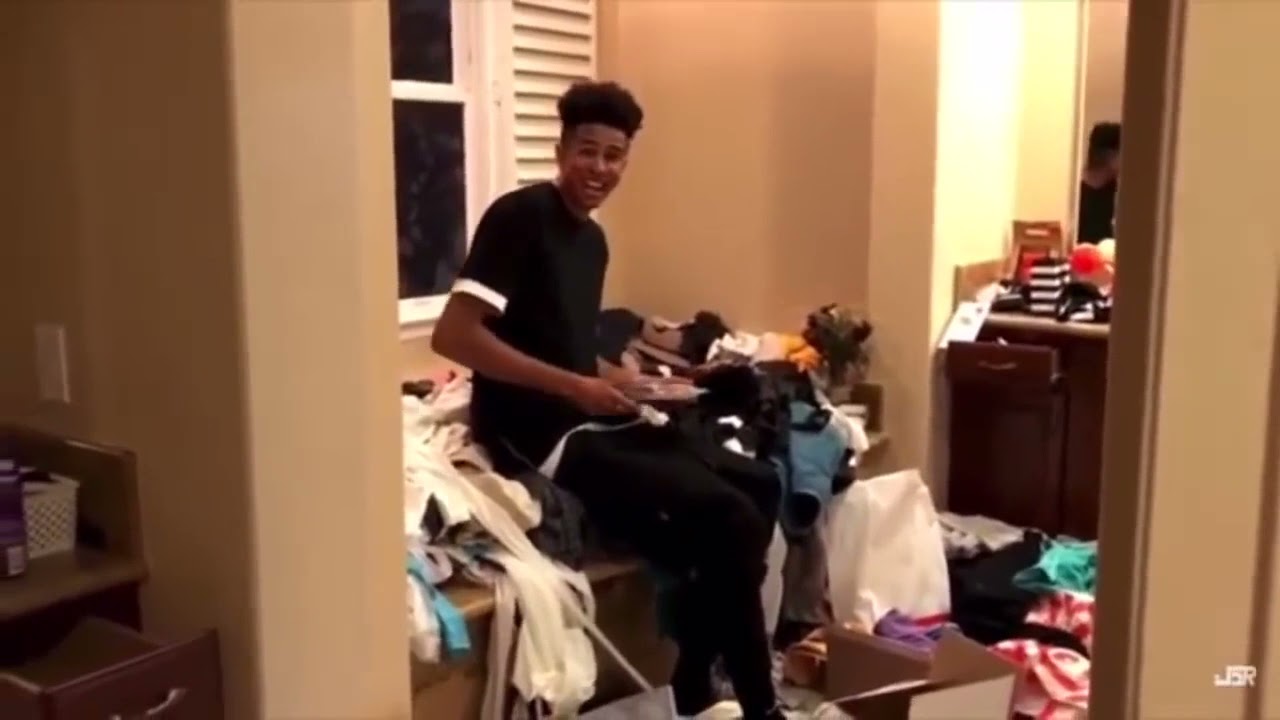 Jesser & Kris Steal Mopi's Doughnuts... - YouTube