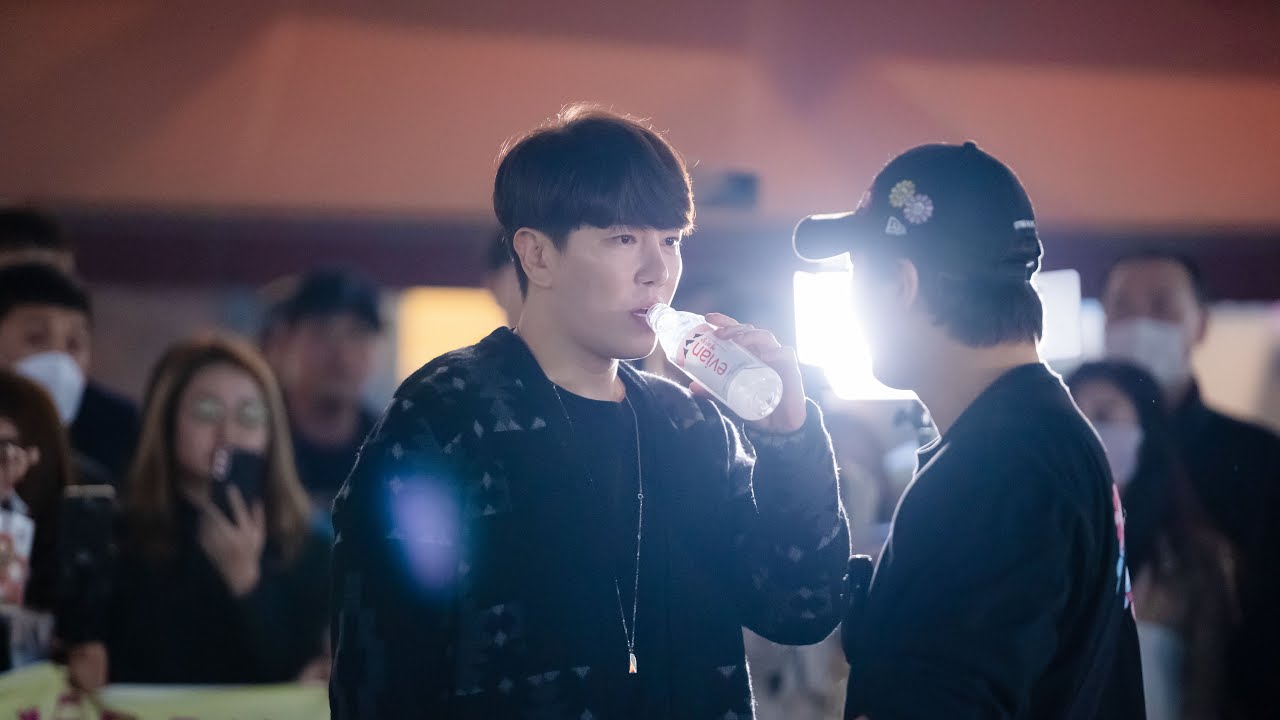 디셈버 She's Gone DK 4K - YouTube