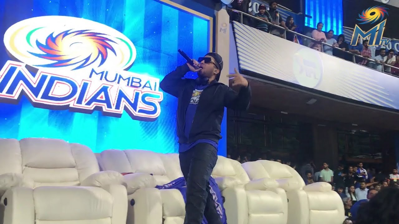 Naezy The Baa Live at the Wankhede | Mumbai Indians - YouTube