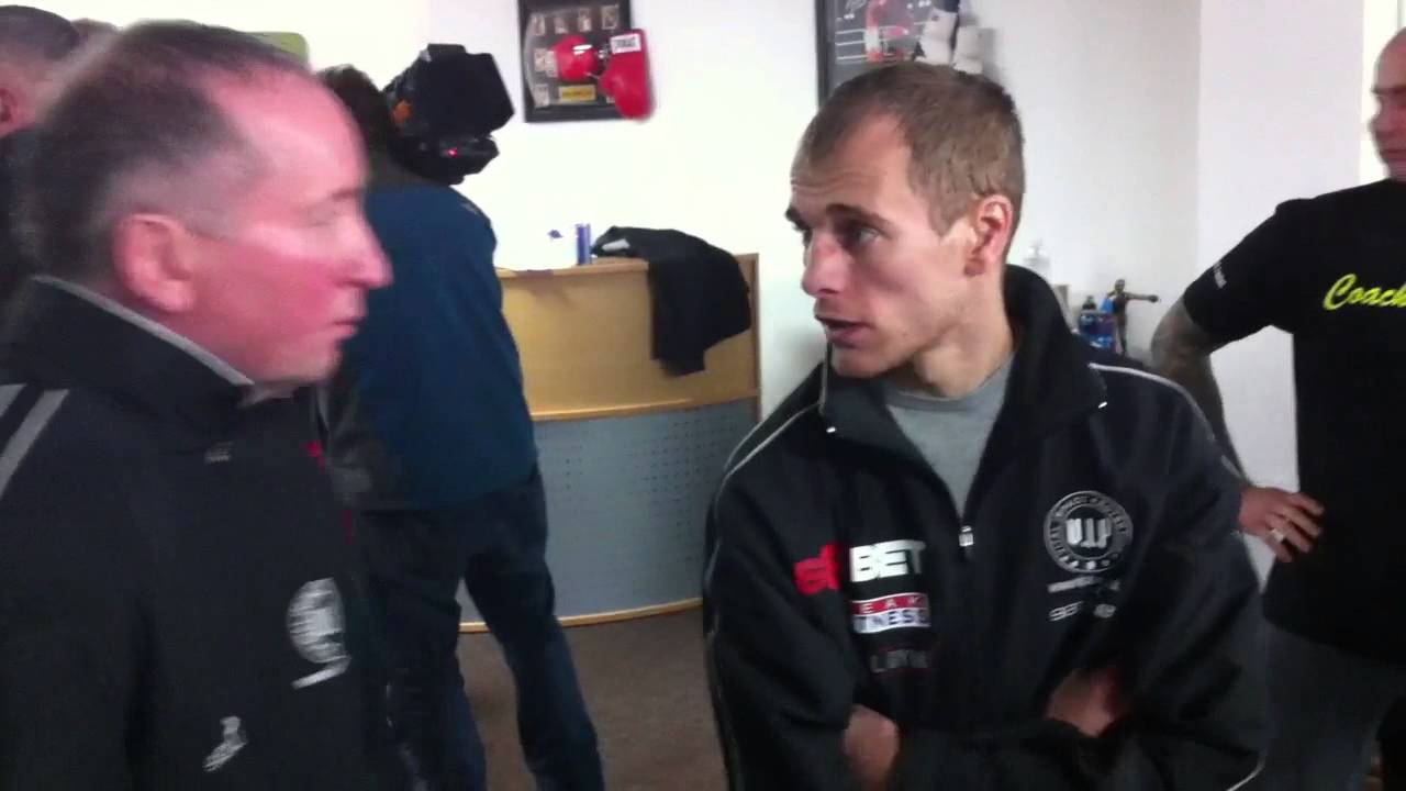 Ian Halsall weigh in for British Masters Title - YouTube