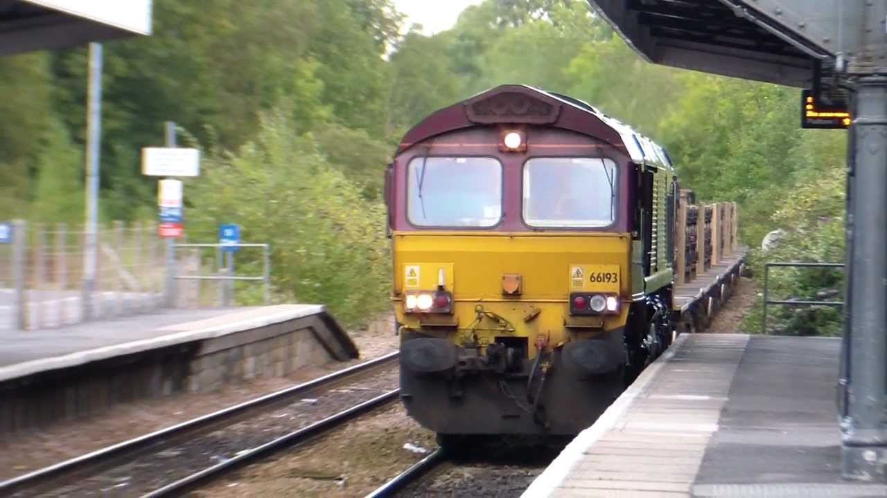 Class 66 66193 yings through Warminster Railway Station on engineers ...