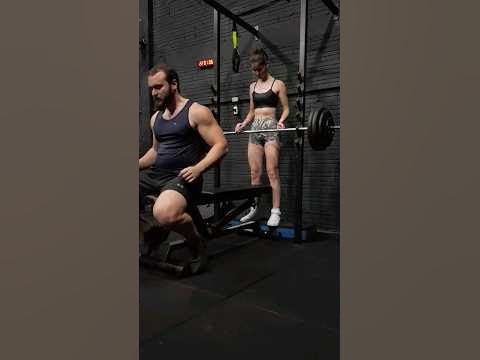 Bench Press 146kg RAW - YouTube