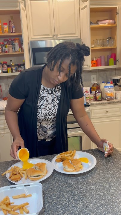 3/ MAMA DOING THE DAMNN THING😓 #minivlog #life #foryou #shorts #mom #food #cooking #fyp # ...