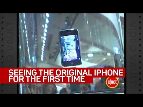 Seeing the original iPhone for the first time - YouTube