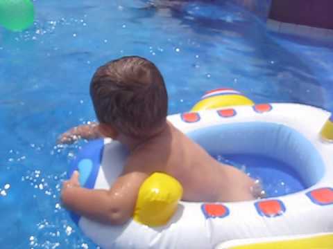 sep 1 mi hermoso disfrutando de la piscina nudista