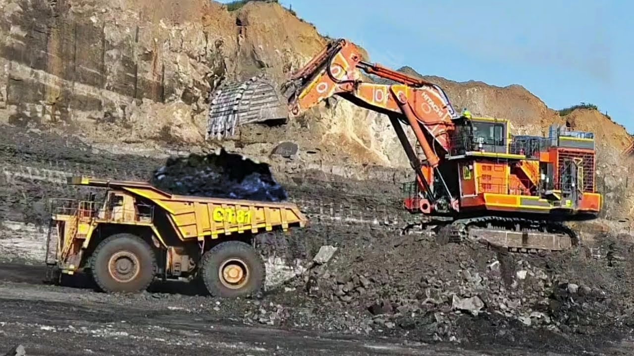 HITACHI EX3600 and EX1900 Excavators Load 240 Tons Dump Trucks - YouTube