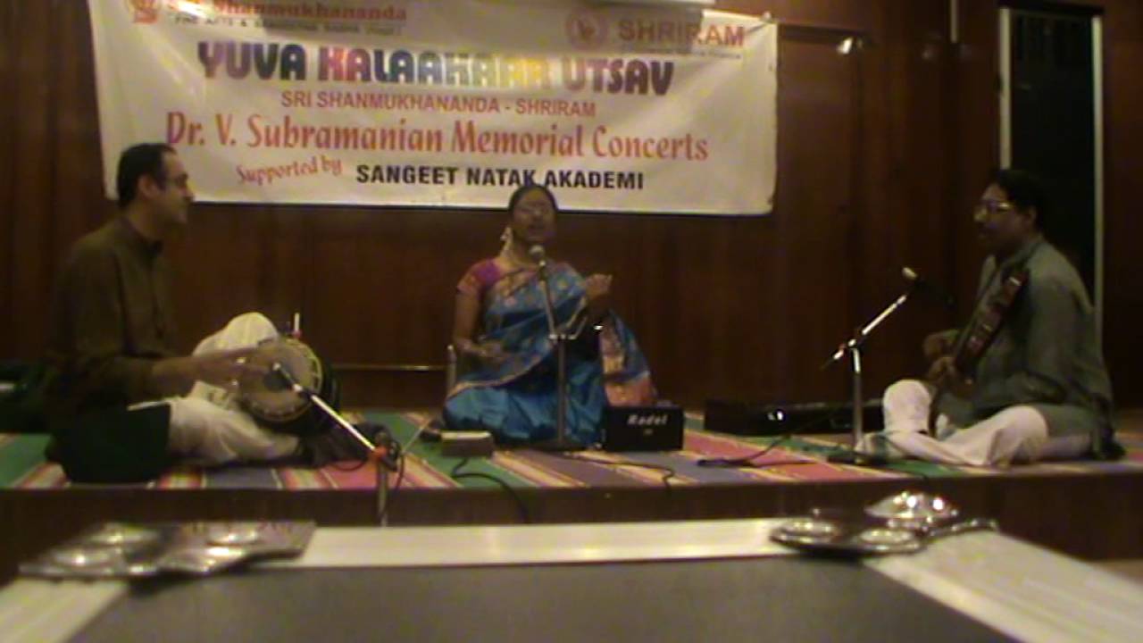 Divya Ramachandran Carnatic Singer Shanmukanandha Sabha Video 1 - YouTube