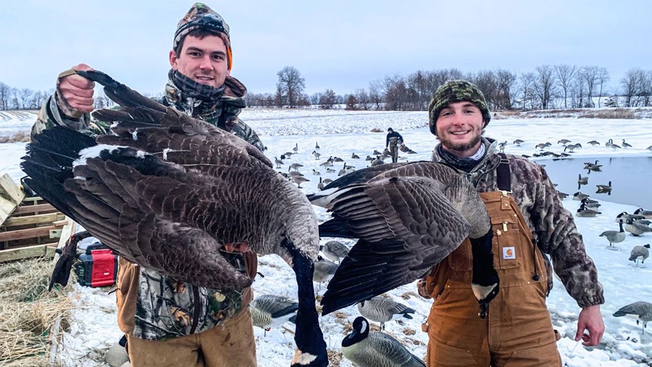 GEESE in the TRENCH! - Our First Pit Hunt + GIVEAWAY!! - YouTube