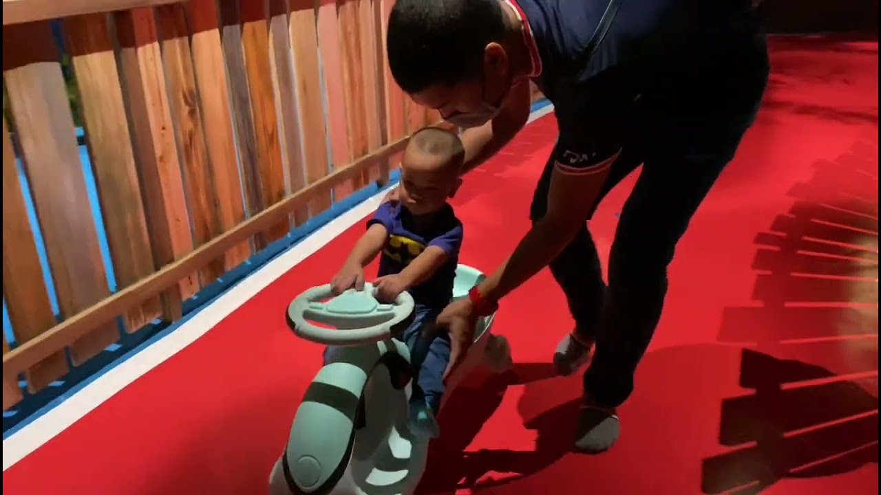 Fun X World @Summit USJ - YouTube