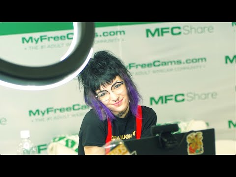PT.2) MY FREE CAMS COLLEGE GIRLS AT THE RESORTS WORLD MOTEL IN LAS ...
