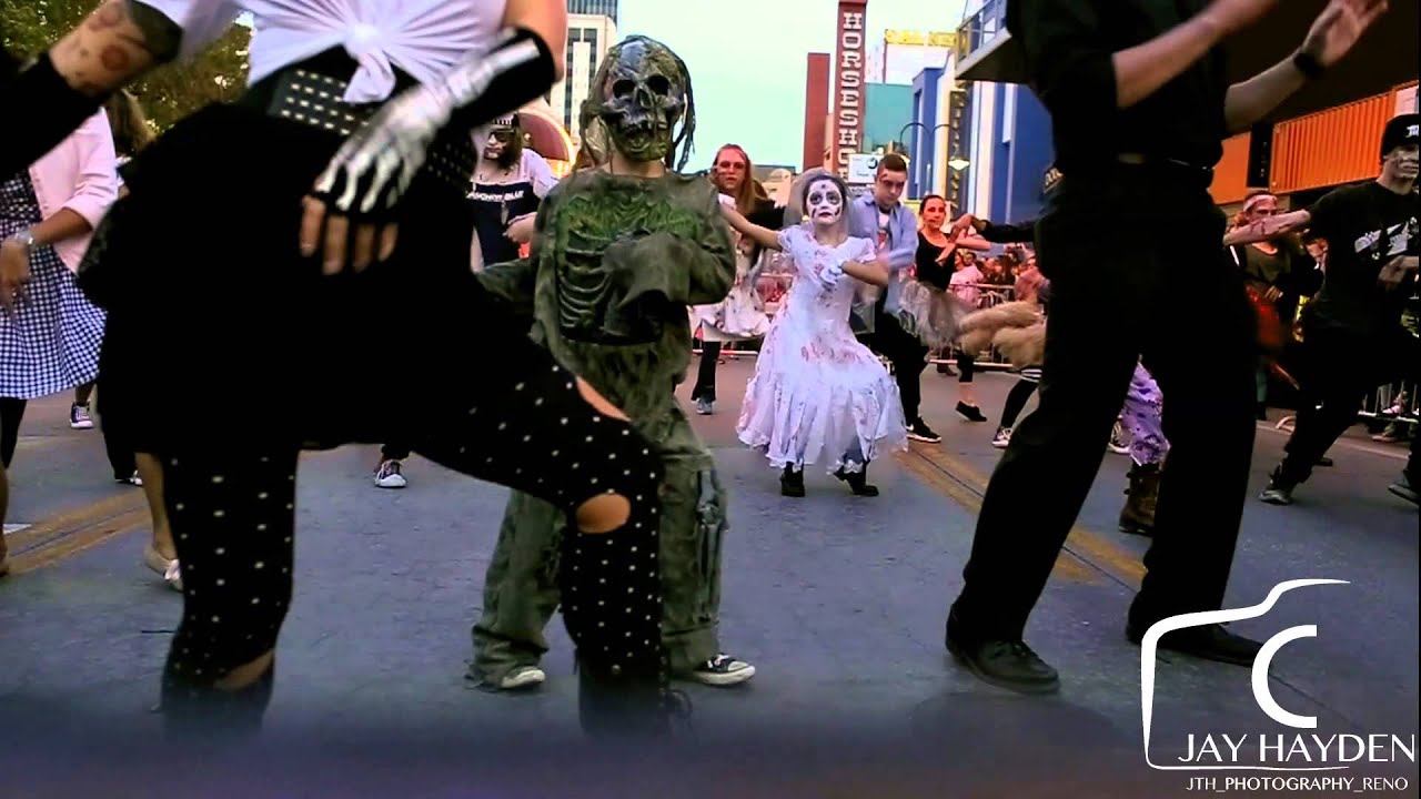 2015 Reno Zombie Crawl - Thriller under the arch (Edited) - YouTube