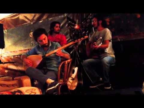 Kum gibi .. Bağlama ve Gitar birlikteliğiyle.