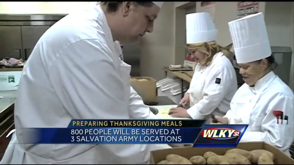 Sullivan chef shares story, gives back to homeless - YouTube