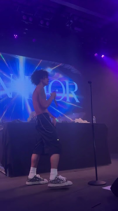 Iann Dior - Chicago 5/10/25 - Holding On pt. 2 - YouTube