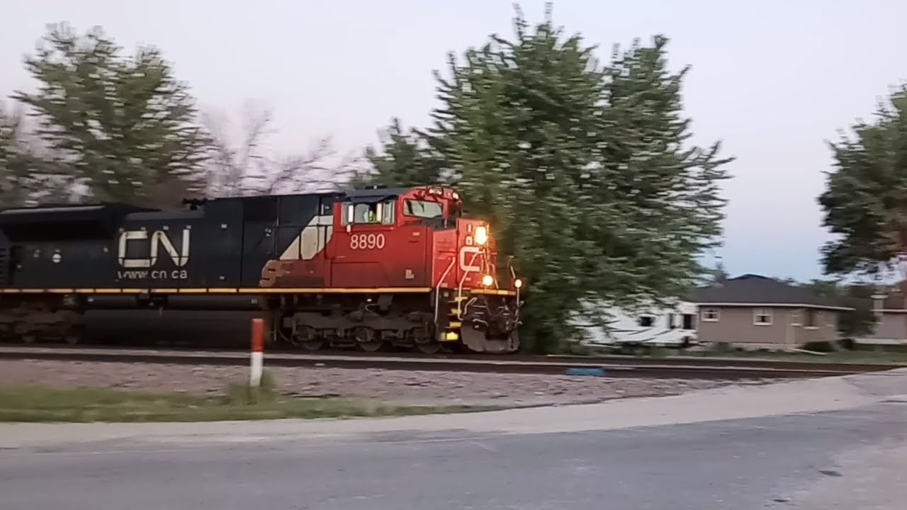 CN 8890 - YouTube