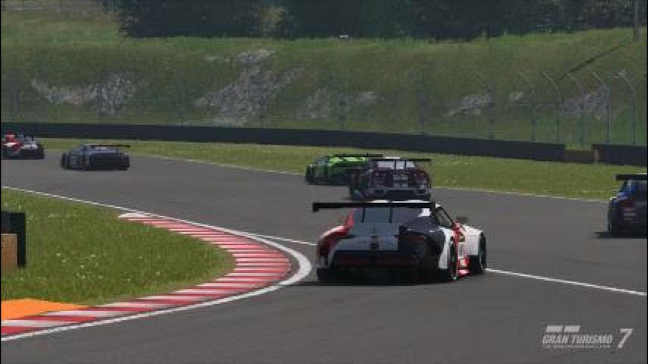 Tom spielt Gran Turismo 7 und fährt beim 5ten Rennen aufs Podium - YouTube
