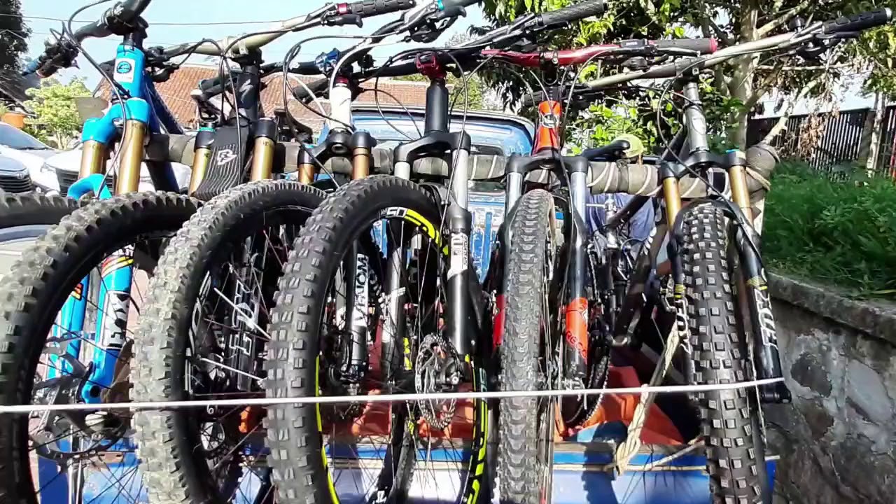 Gowes Wayang Windu Bike Park - YouTube