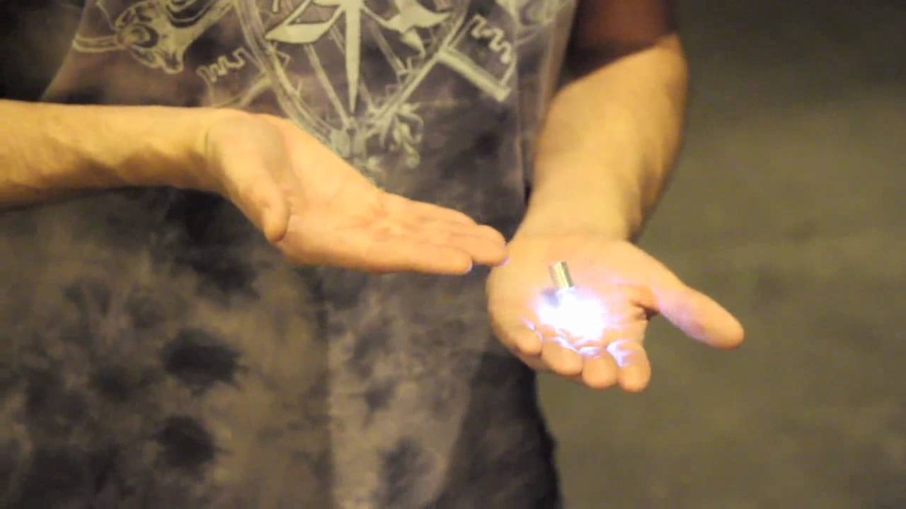 Vitelli's Twilite Floating Bulb - Dude That's Cool Magic - YouTube