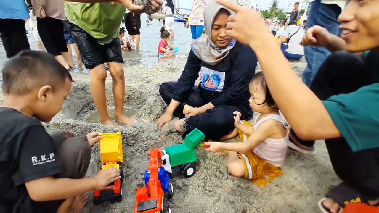 permainan anak anak I main mobil mobilan, main pasir laut, main mobil ...