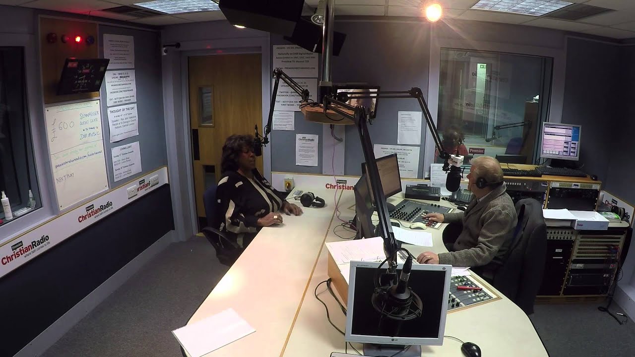 Elsa Harris performing ‘Wade in the Water’ live on Inspirational ...