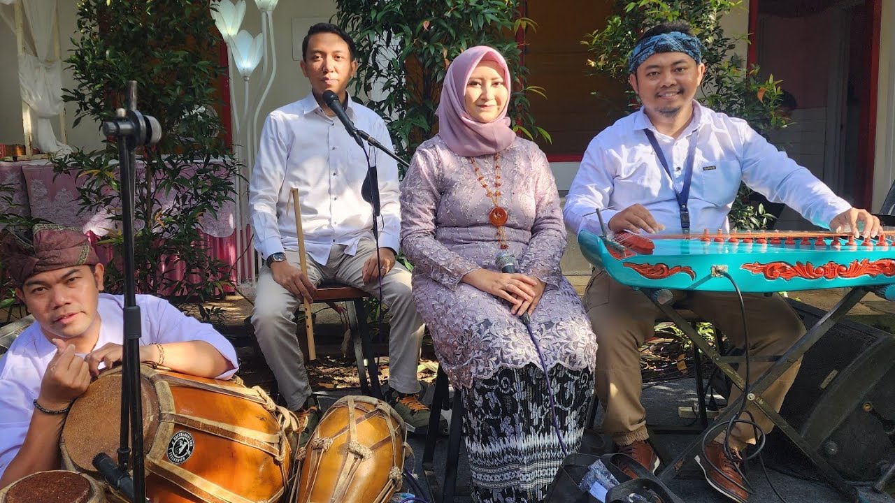 HAREWOS | Voc. Nelsyadela Putry | Potret Manehna - Bulan Sapasi | Voc ...