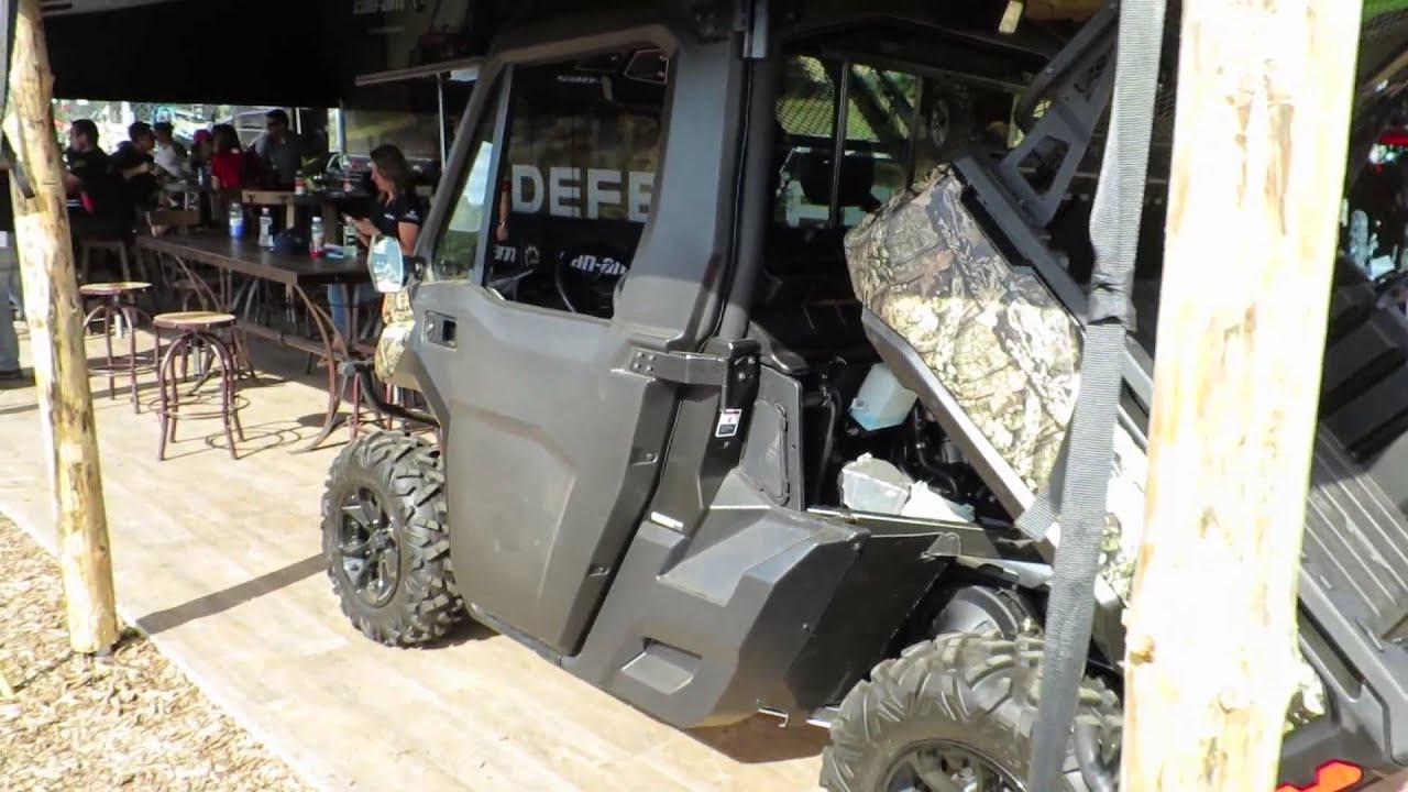 2016 Camo Defender Can AM XT HD10 - YouTube
