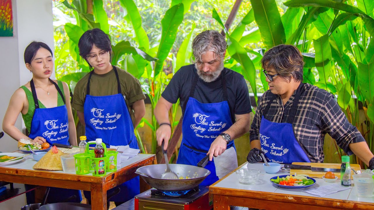 Learning How to Make Thai Fried Rice. Class of 29-9-23 - YouTube