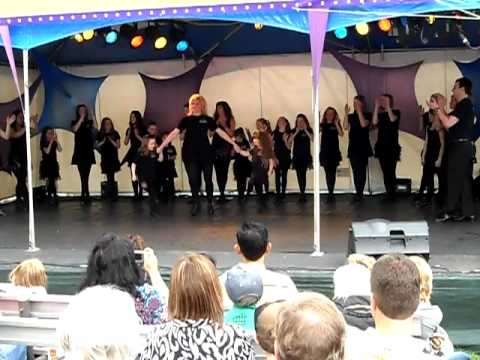 Agnes shaking her booty w/ Mazzy & Teacher Tera during A Bag of Cats at The Portland Rose Festival