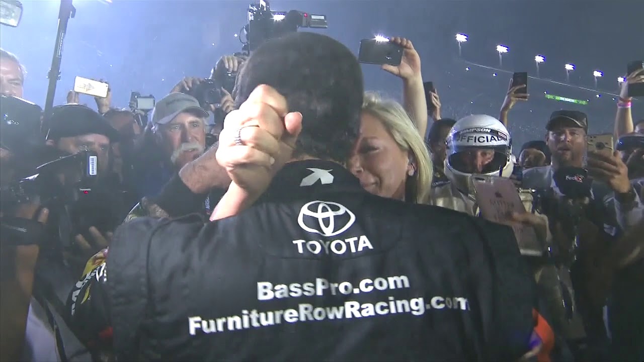 Sherry Pollex dies, NASCAR world reacts; Hamlin, Bubba embrace boos