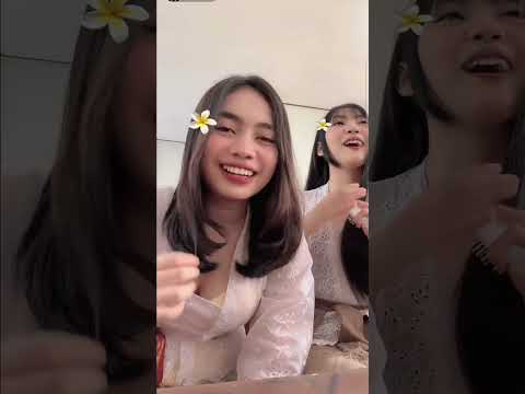 LIVE SISWI CANTIK PAKAI KEBAYA BELAHAN DADA TERBUKA ‼️
