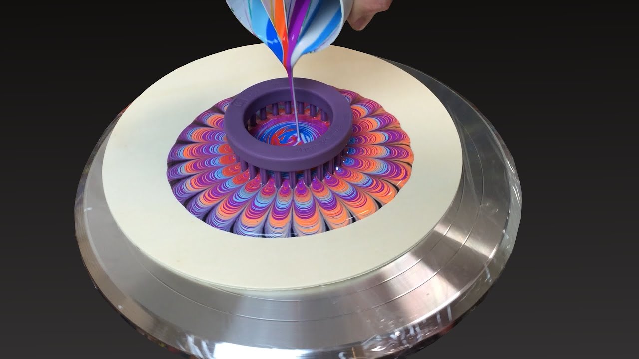 Acrylic pouring with a loom - YouTube