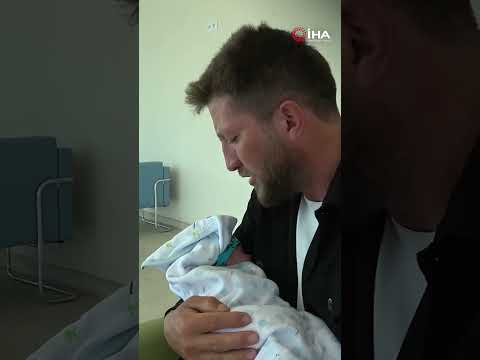 Sesiyle gündem olmuştu, yeni doğan bebeğinin kulağına ezan okudu #ezan #çoban #shorts #ezansesi