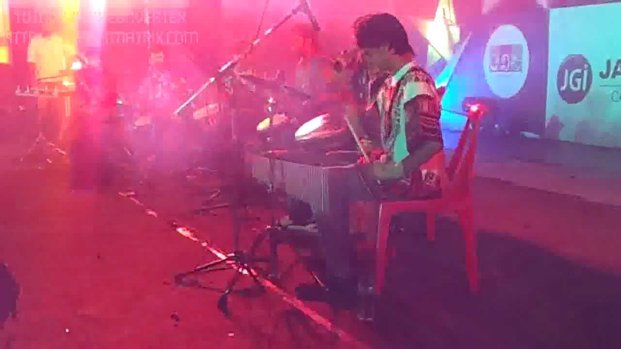 Djembe performance from BEAT GURUS @ CMS COLLEGE FEST (MUSIC) - YouTube