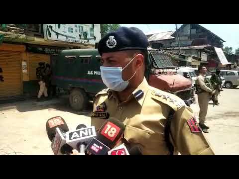 SP Sopore Javed Iqbal talking to reporters - YouTube