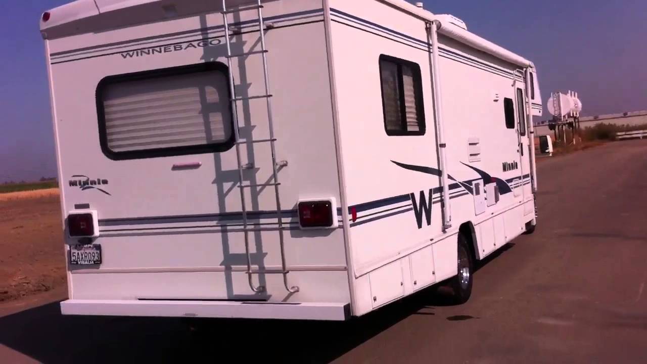 Ford 2002 Winnebago Minnie - YouTube