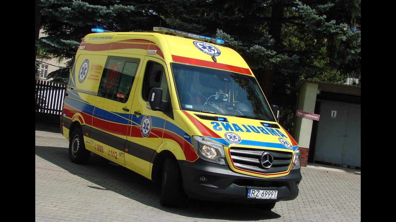 [NOWOŚĆ] Pokaz nowej karetki Mercedes Sprinter (P) z WSPR Rzeszów - YouTube