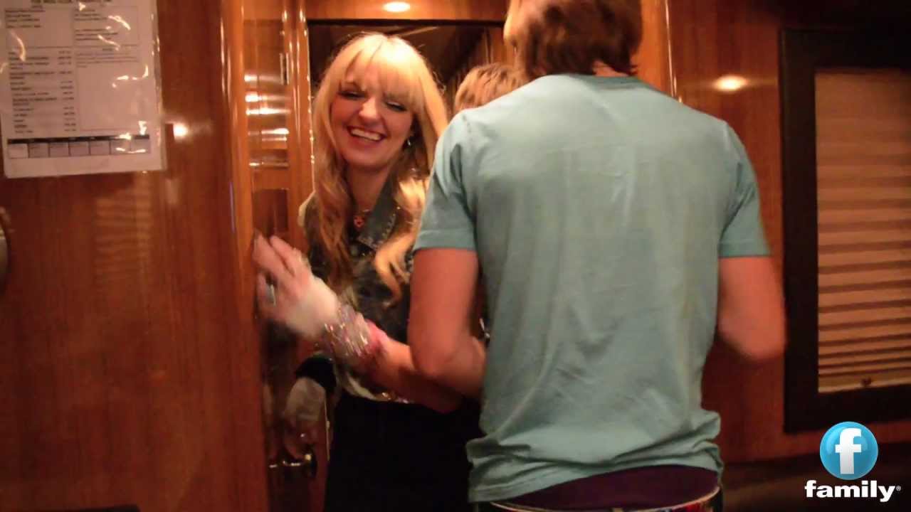 Inside R5's tour bus - PART TWO - YouTube