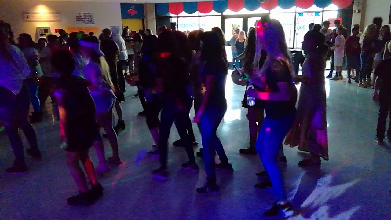 Halloween middle school dance 2017 (Cupid shuffle) - YouTube