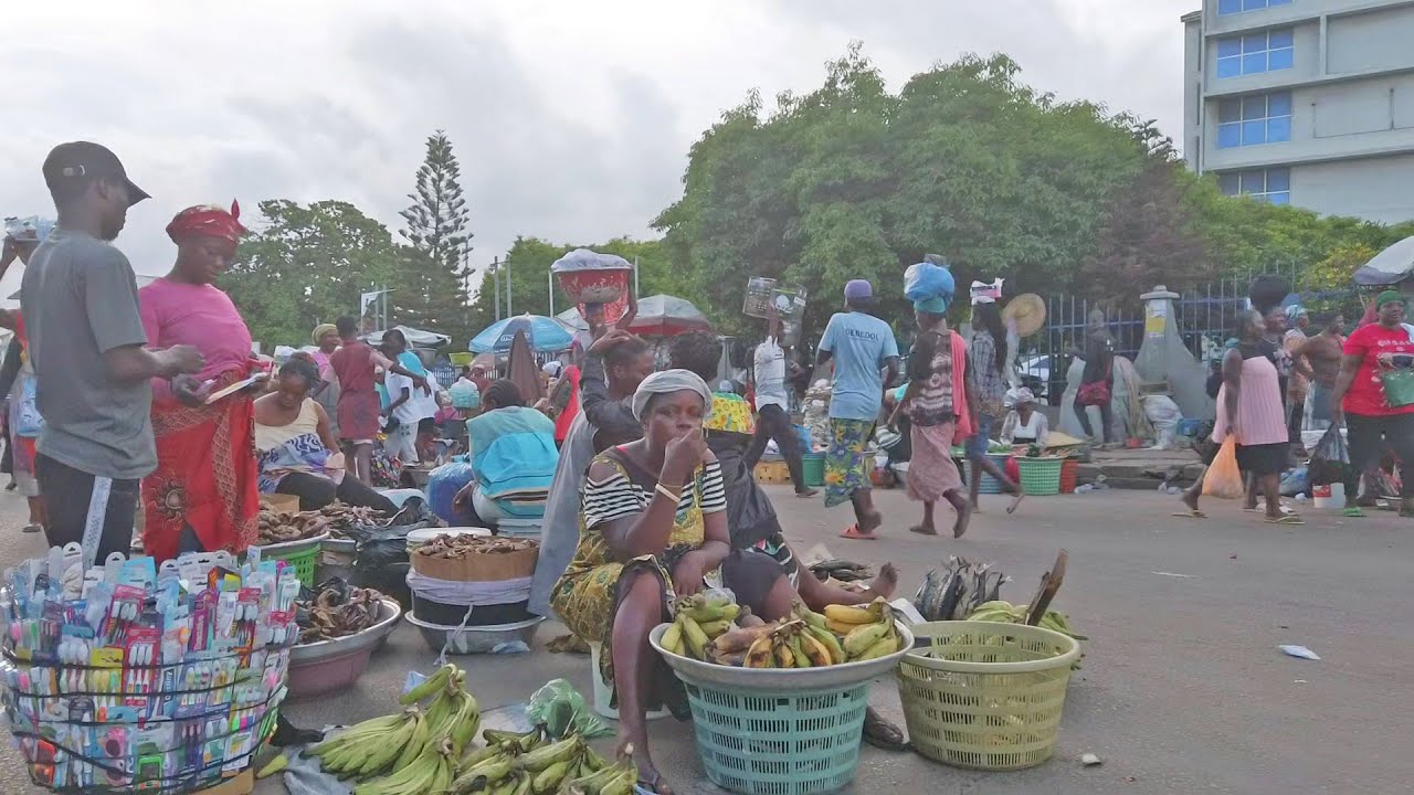MOST HECTIC STREET MARKET IN GHANA ACCRA , AFRICA - YouTube